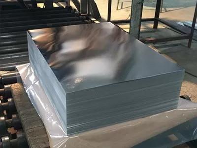 Κίνα Πλάκα από χάλυβα από τσιμέντο T2 T3 T4 T5 Πλακέτα από χάλυβα από τσιμέντο για την κατασκευή κονσέρβων πλάτος 50-1000 mm σκληρότητα T5 ποιότητα τροφίμων προς πώληση