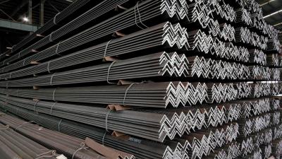 Chine Service de perforation de structures d'ingénierie Q195 Q215 Q235B Q345B Q420 Profil d'acier ange/barres d'acier à angle égal ou inégal à vendre