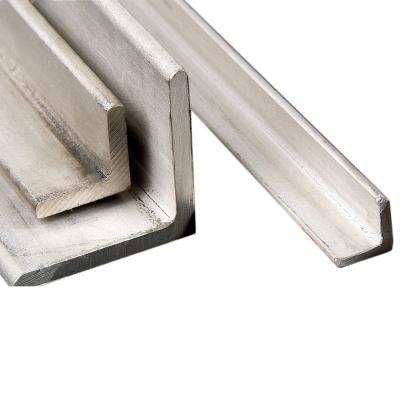 Chine Barre d'angle en acier inoxydable de sortie Fer par kg 0,3 mm à 3,0 mm Angle L égal Barre SS avec trou pour vos projets de construction à vendre