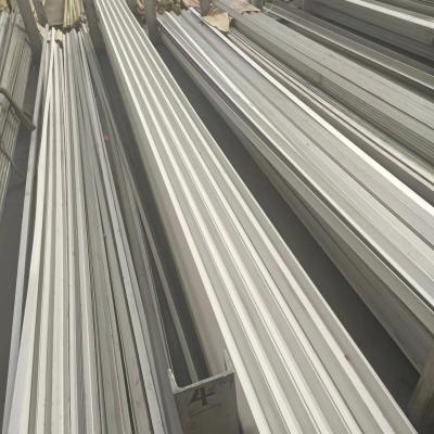 Chine Barre d'angle en acier inoxydable de sortie Fer par kg 0,3 mm à 3,0 mm Angle L égal Barre SS avec trou pour vos projets de construction à vendre