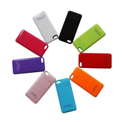 Китай Пакет Iphone заряжателя силы 5 поручая случаев, внешний кожух батареи 2200mah продается