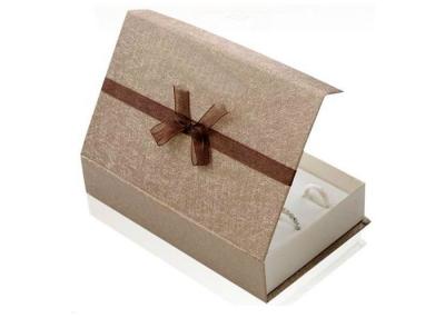 Cina Scatola di presentazione magnetica dell'anello dei gioielli della carta fantasia dell'inserzione della schiuma della scatola di cartone in vendita