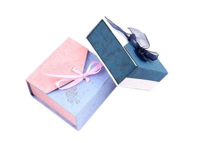 Cina Contenitore di regalo quadrato elegante dell'imballaggio del braccialetto della carta fantasia del contenitore di braccialetto in vendita