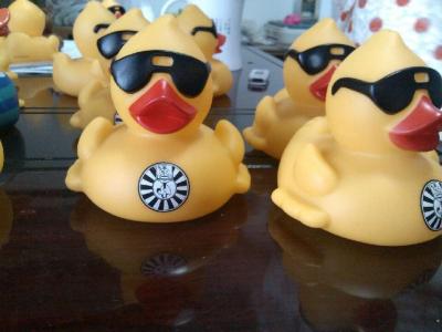 Cina La corsa del numero giallo di galleggiamento dell'anatra ha stampato, anatre di gomma personali del bagno pesate in vendita