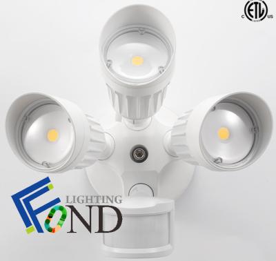 Cina Luci di inondazione all'aperto luminose eccellenti del LED con l'angolo capo PF 0,9 del sensore 2/3 180° in vendita