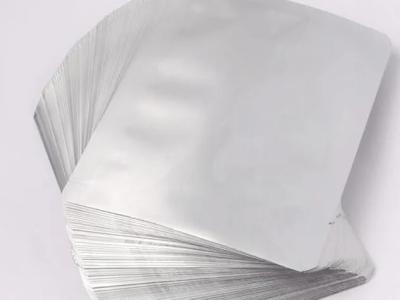 China Van de het Voedselrang van het douaneontwerp de Zilveren van het de Aluminiumfolievoedsel Verzegelde Zak Vacuüm Te koop