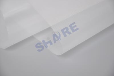 Maillage en polyester monofilament tissé pour installations d'aquaculture