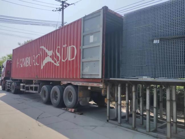 Il rotolo caldo su misura del ferro galvanizzato di dimensione ha saldato la rete metallica per l'azienda agricola