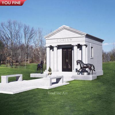 China Outdoor Large Luxurious American Big Size Granite Family Mausoleum with Bronze Horse Statue for sale