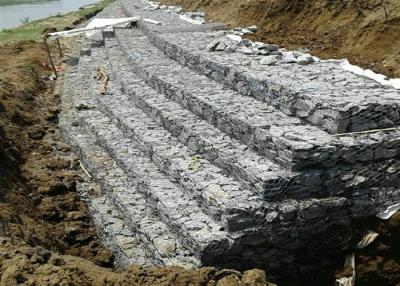 Cina Il PVC tessuto esagonale di torsione tripla ha ricoperto la rete metallica in vendita