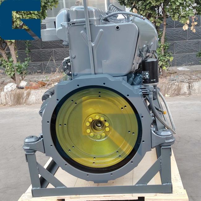 F6L913 Engine Assembly front view