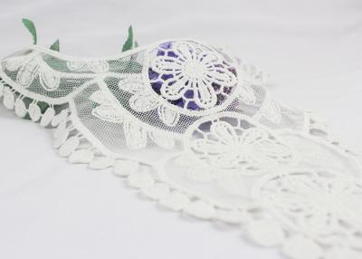 중국 수를 놓은 면 수용성 나일론을 가진 고리가 백색 레이스 꽃에 의하여 아플리케를 합니다 판매용