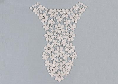 Chine La guipure de coton a brodé l'Applique de collier de dentelle de Venise soluble dans l'eau pour des robes à vendre