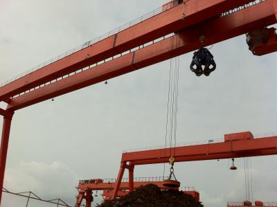 Chine 35 tonnes de + grue de portique électrique de double récipient de poutre 35 tonnes pour stocker la cour à vendre