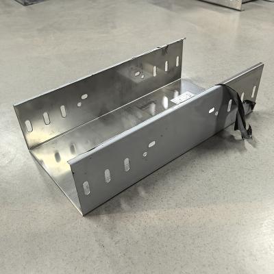 중국 스테인레스 스틸 크롬 트러프 타입 케이블 트레이 채널 다재다능 산업용 1.2mm-2.5mm 두께 판매용