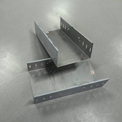 중국 맞춤화 된 엽금속 케이블 트레이 조직 케이블 관리를위한 은 50mm-1000mm 판매용