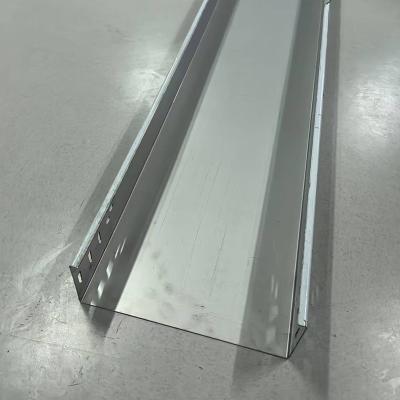 중국 실버 스테인리스 스틸 케이블 트레이 산업 벽에 장착 또는 둥지를 50mm-1000mm 높이 판매용
