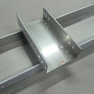 중국 맞춤화 된 엽금속 케이블 트레이 조직 케이블 관리를위한 은 50mm-1000mm 판매용