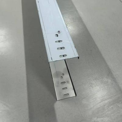 중국 실버 스테인리스 스틸 케이블 트레이 산업 벽에 장착 또는 둥지를 50mm-1000mm 높이 판매용