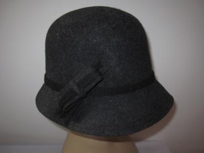 中国 女性および女の子のための混合された灰色のウールのフェルトの帽子/Cloche の冬のフェルトの帽子を作って下さい 販売のため