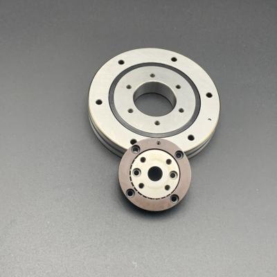 中国 精密ロボット カスタムデザイン 交差型ローラーベアリングシャフト直径 8mm RJ40 8X40X8mm 販売のため