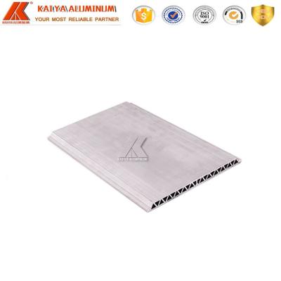 Chine Grands profils en aluminium adaptés aux besoins du client de forme pour la dissipation thermique de barrière à vendre
