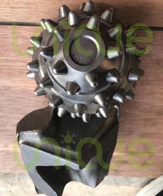 中国 独特な積む54HRC Triconeあく石のローラー・ビット 販売のため
