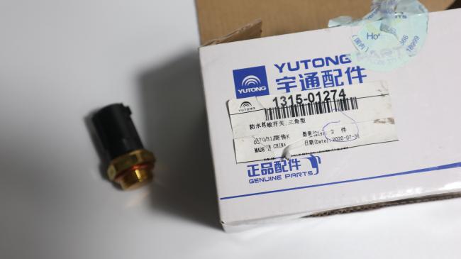 1315-01274 Waterproof Thermosensitive Switch Triangular Design for Bus Applications