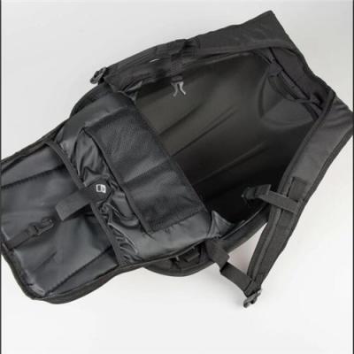 Chine Grande capacité imperméable de sac à dos de sac de casque de Shell d'EVA pour l'équitation d'Outsport à vendre