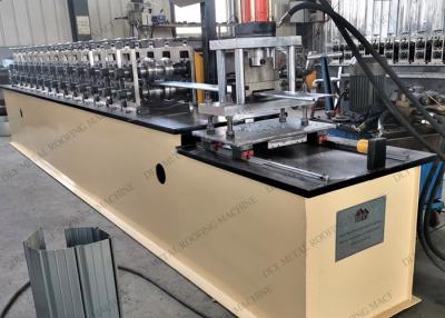 Cina strato di profilo 4000kg che fa l'attrezzatura dello strato del tetto dello sportello dello SpA della macchina 3P in vendita