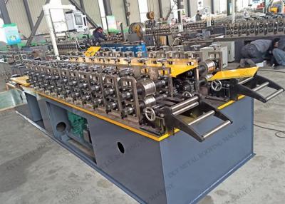 Cina rotolo leggero del perno del metallo di 5m Keel Roll Forming Machine Cr 12 che forma macchina in vendita