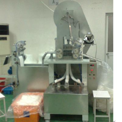 Cina Macchina di taglio a pad per la produzione di cosmetici completamente automatizzata KR-DGN-I in vendita