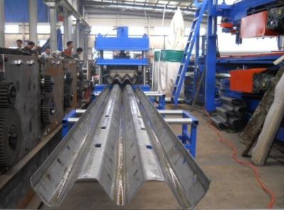 China 13 het Broodje die van de de Golvenvangrail van postenw Profiel Twee Drie Machine met Hydraulische 5.5Kw vormen Te koop