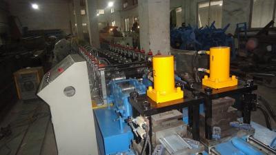 Chine Porte de volet en métal de système de contrôle de PLC formant la machine avec la coupe hydraulique à vendre