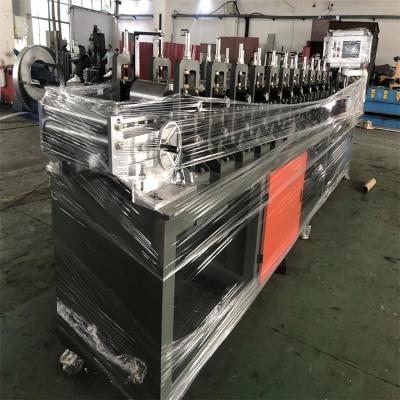 Китай катушки 0.3-0.8mm Galvanzied обивают и отслеживают крен формируя машину 12m/Min продается
