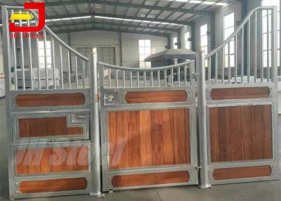 Chine la stalle de cheval de galvanisation de plongement chaud de 2200mm lambrisse le cadre complètement soudé à vendre