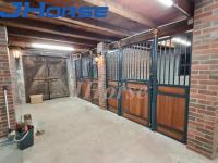 China Europe Style Priefert Stall Fronts Customized Size Infill Bamboo for sale