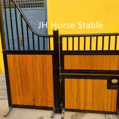 Chine Avant stable de cheval durable fait sur commande du tuyau d'acier 12ft à vendre
