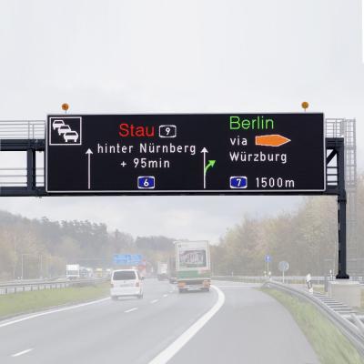 China 12V 24V DC Motorway VMS Signs Outdoor Full Color LED Traffic Display for sale