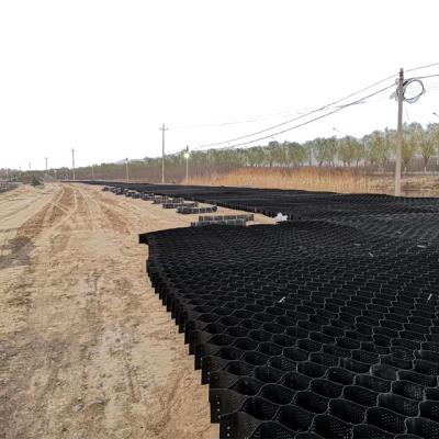 Cina Migliora la durata della tua strada con 4 Inch 100 356 HDPE Black Green Honeycomb Geocell in vendita