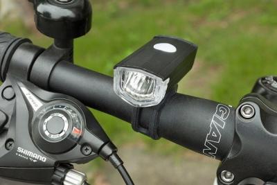 Cina 1W bicicletta Front Headlights 60lm, Front Bike Light Mount ricaricabile in vendita
