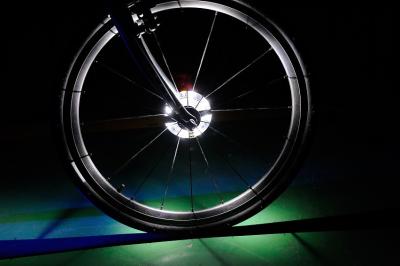 Cina La bicicletta infiammante al neon del LED ha parlato l'incandescenza leggera 18mm 3D in vendita