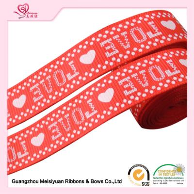 Cina serigrafia del nastro del Grosgrain del biglietto di S. Valentino del cuore stampata rosso di 2cm in vendita