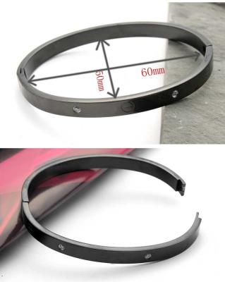 China Forme a mujeres la joyería joyería plateada los brazaletes de acero titanium de los brazaletes al por mayor en venta