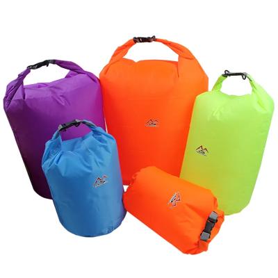 Chine 5L 10L 20L 40L 70L 210T polyester sac sec étanche pour le camping et la randonnée à vendre