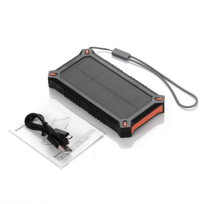 Cina Caricabatteria esterno del pannello solare 8000mAh della Banca sottile nera di potere per i telefoni cellulari in vendita