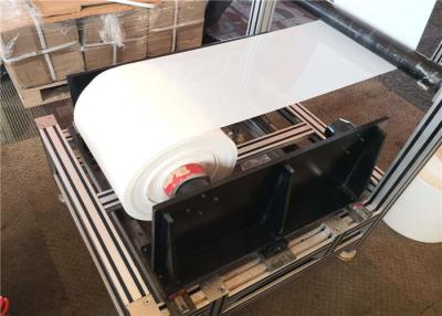 China Alimentación automática en la máquina que raja de la película de poliéster para el corte en venta