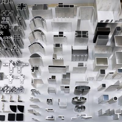 China Kleine Aluminiumverdrängungs-Profile für Windows und Tür-Bendable U-Profilstäbe 10-12mm zu verkaufen