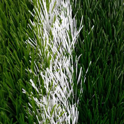 中国 Factory Direct Sale High Quality Green 50mm Football Artificial Grass Playground Dedicated Grass Synthetic 販売のため