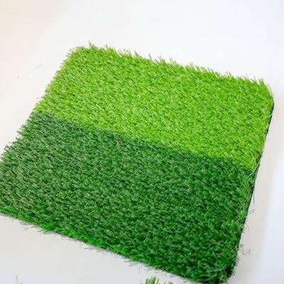 Cina Factory Self-sale Artificial Grass Football 20mm Green Artificial Grass Carpet Light Green For Football Ground in vendita